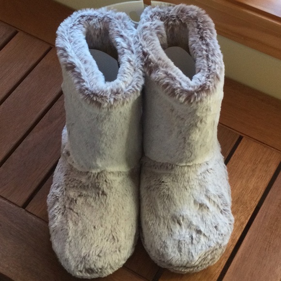 Lemon | Shoes | Nwt Cozy Slippers | Poshmark